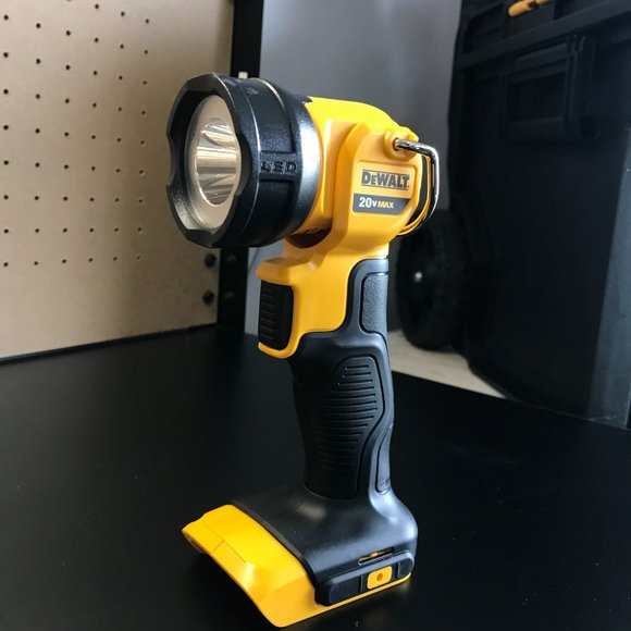 Dewalt | Other | Dewalt Dcl40 Led 20v Light Pivoting Flashlight Work ...